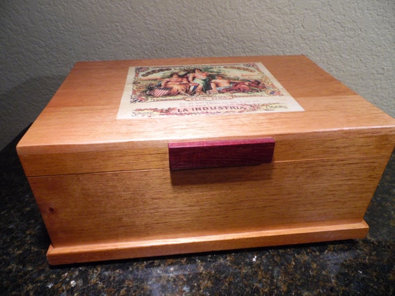 Solid Spanish Cedar Cigar Humidor with Reproduction Cuban