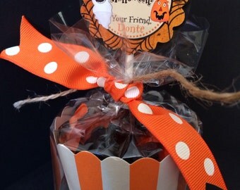 Halloween candy treat bag favors with decorative bag topper