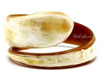 Handmade horn & lacquer jewelry loved by thousands by quecraft
