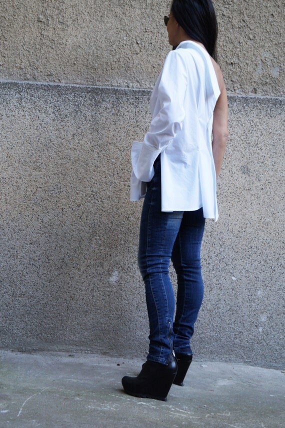 Off shoulder/Oversized Shirt/Casual White Top/Long Sleeved
