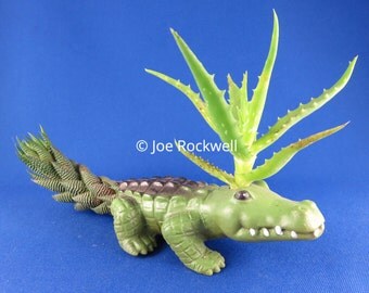 Alligator planter | Etsy