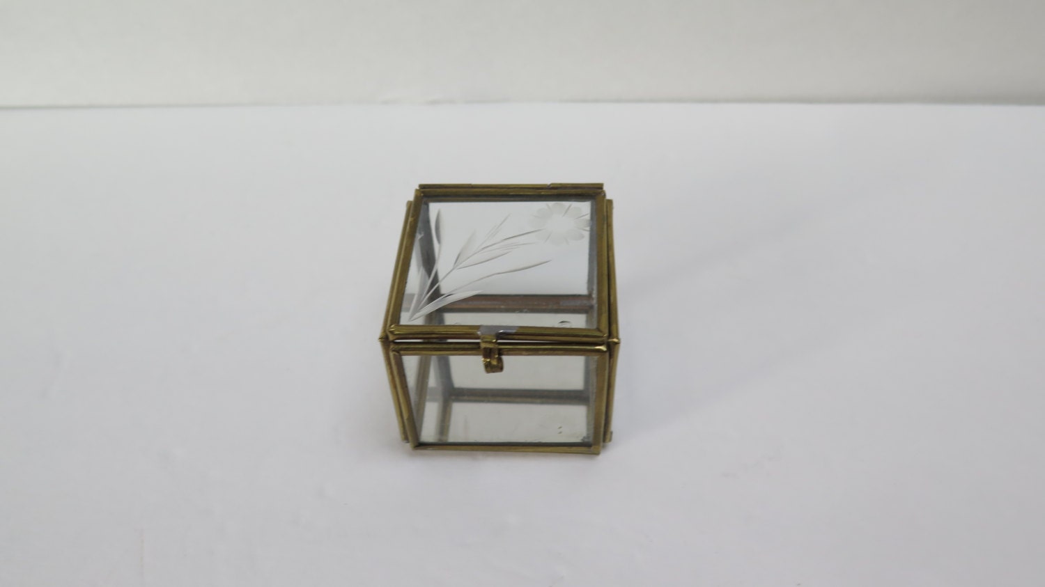 Small Vitnage Glass RIng Box Etched Glass and Brass Presentation Ring ...
