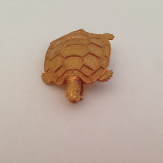 Items similar to Miriam HASKELL Vintage Gold Tone Sea Turtle Brooch on Etsy