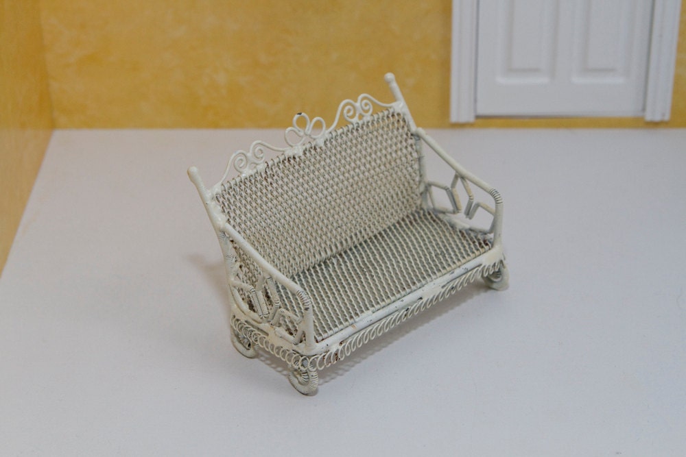 Miniature Metal Bench for Dollhouse or Fairy Garden – Haute Juice