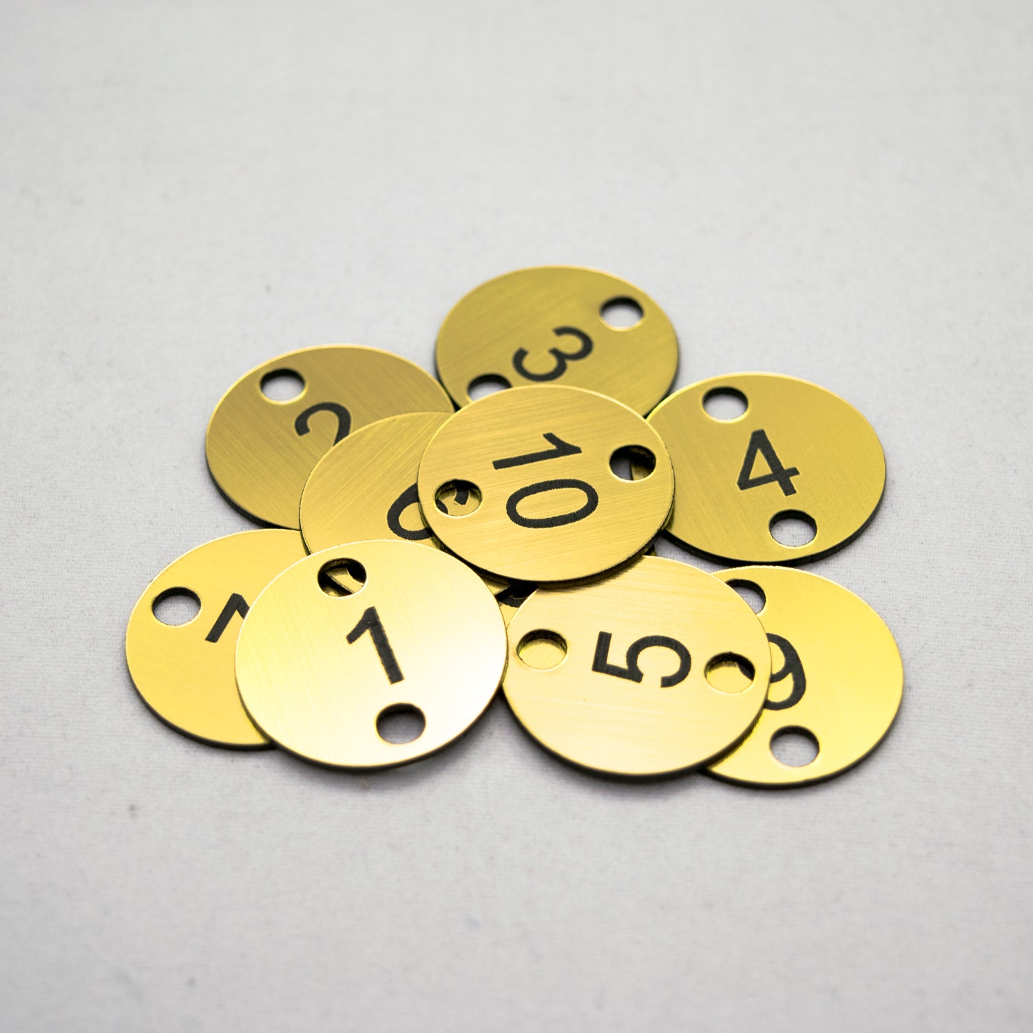 Set of 20x3cm Laser Engraved Number Discs Table Tags