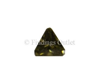 Triangle peridot | Etsy
