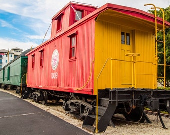 Items similar to Train Caboose Bird Feeder on Etsy