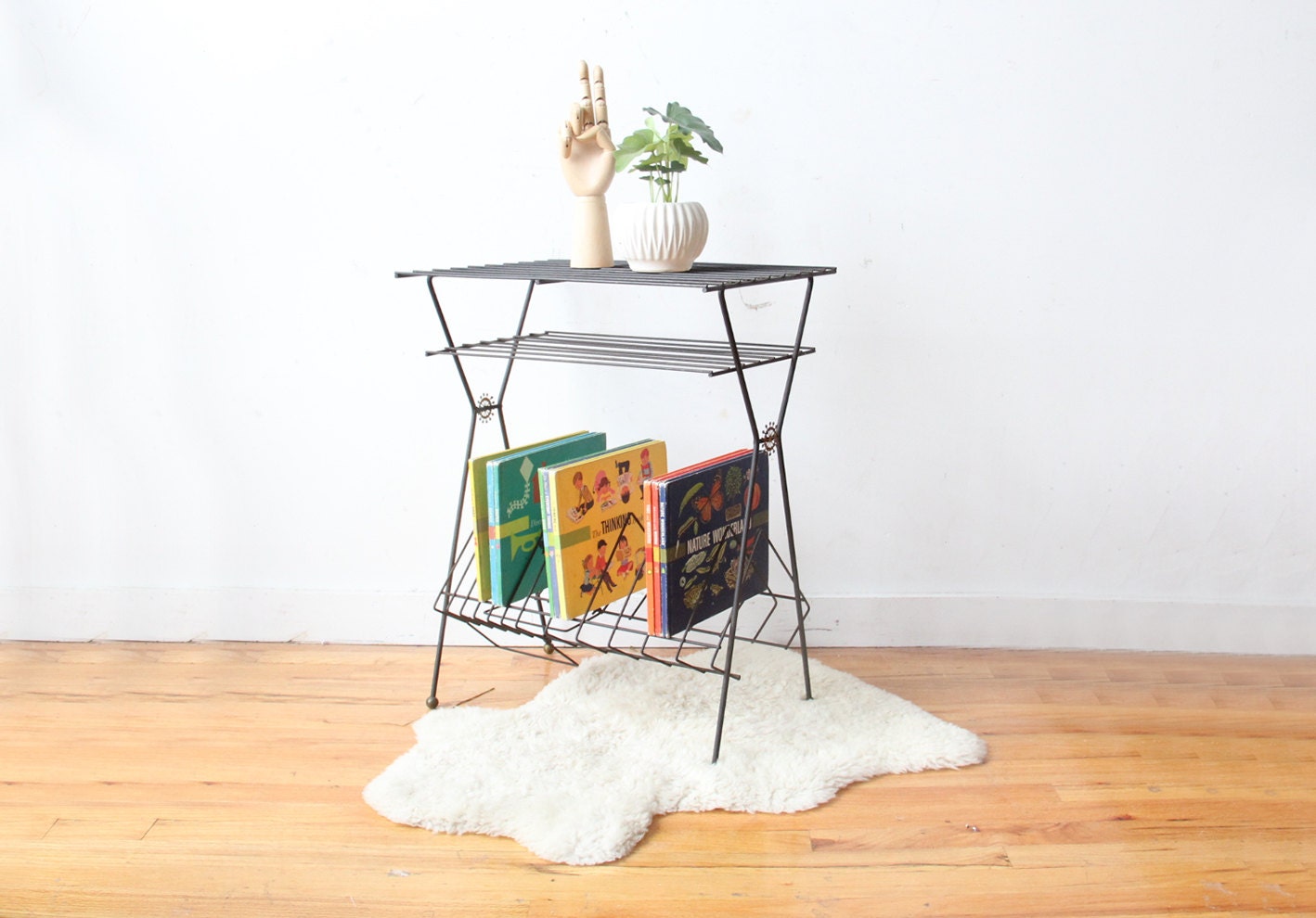 Modern Black Metal Record / Book Stand – Haute Juice