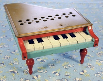 Vintage toy piano | Etsy