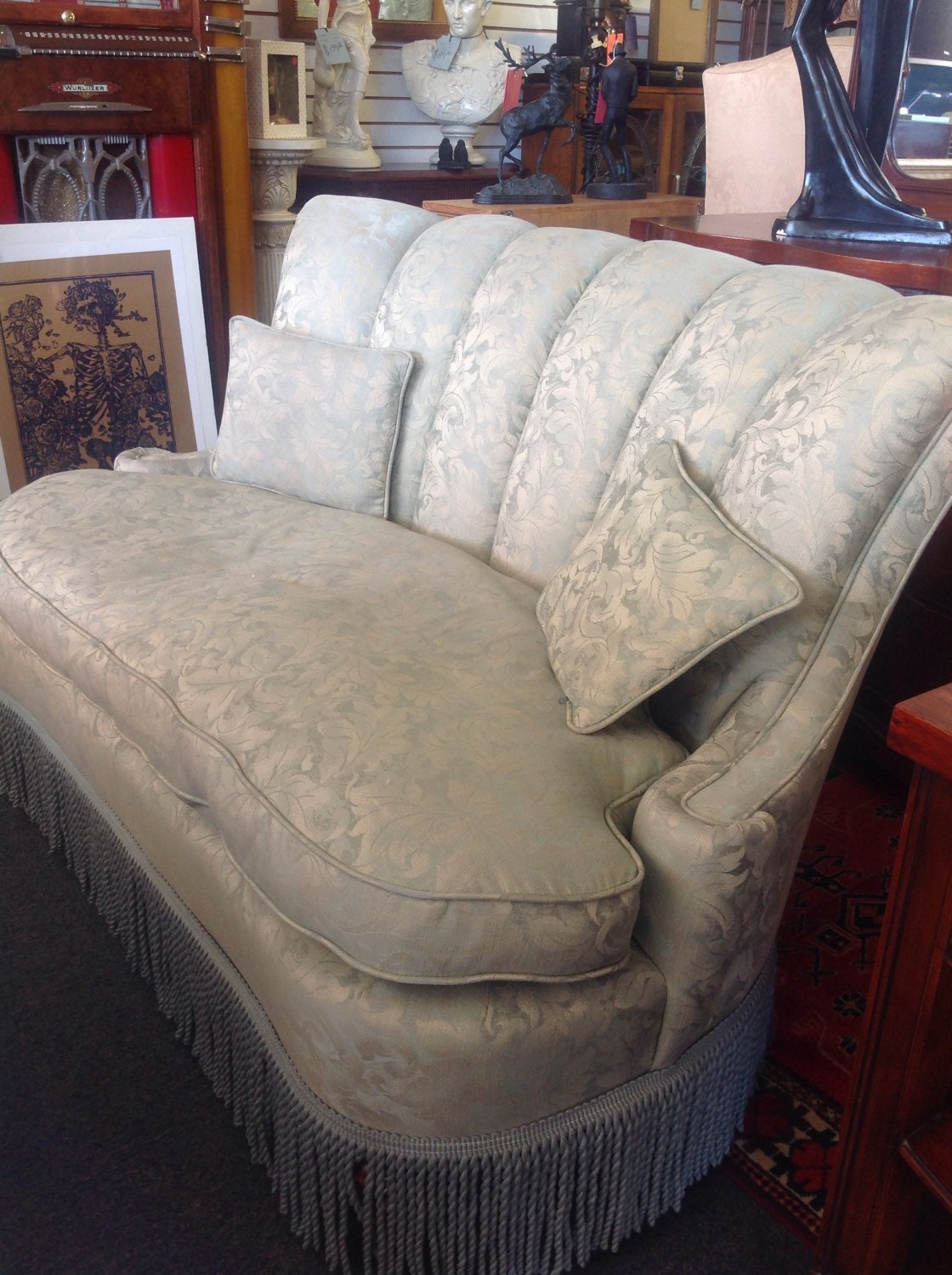 Tufted Back Setee – San Jose – Haute Juice