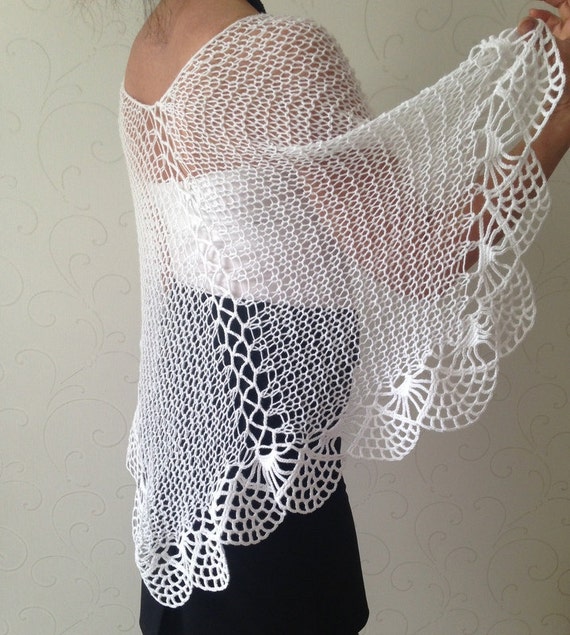 White bridal shawl Wedding poncho shawl cape bolero by Mrlworks