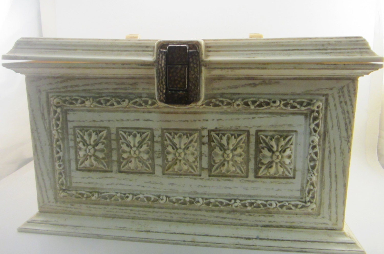 Off White Max Klein Faux Wood Sewing Box – Haute Juice