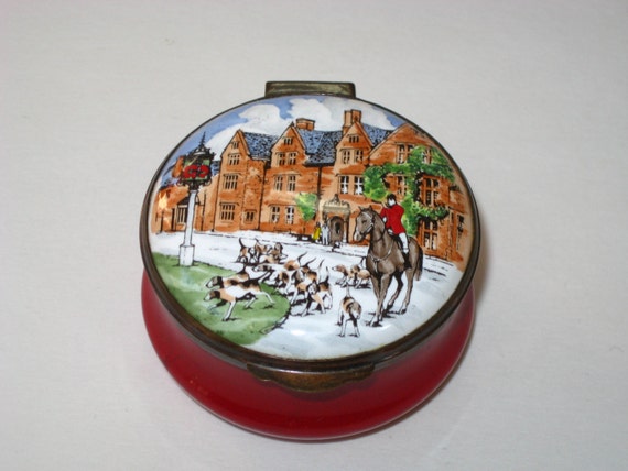 Crummles Red Enamel Pill / Trinket Box w/ Fox Hunt Hounds