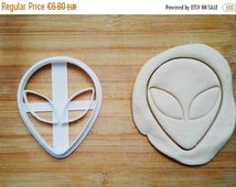Popular items for alien cookie cutter on Etsy
