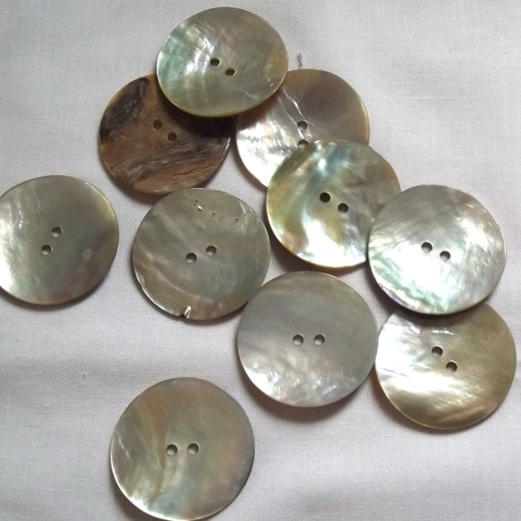 Natural Shell buttons 34mm x 1