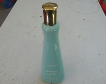 1950s Emeraude by Coty Powder Sachet in Glass by VictorianWardrobe