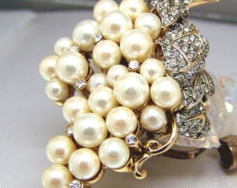 Grapevine pin | Etsy