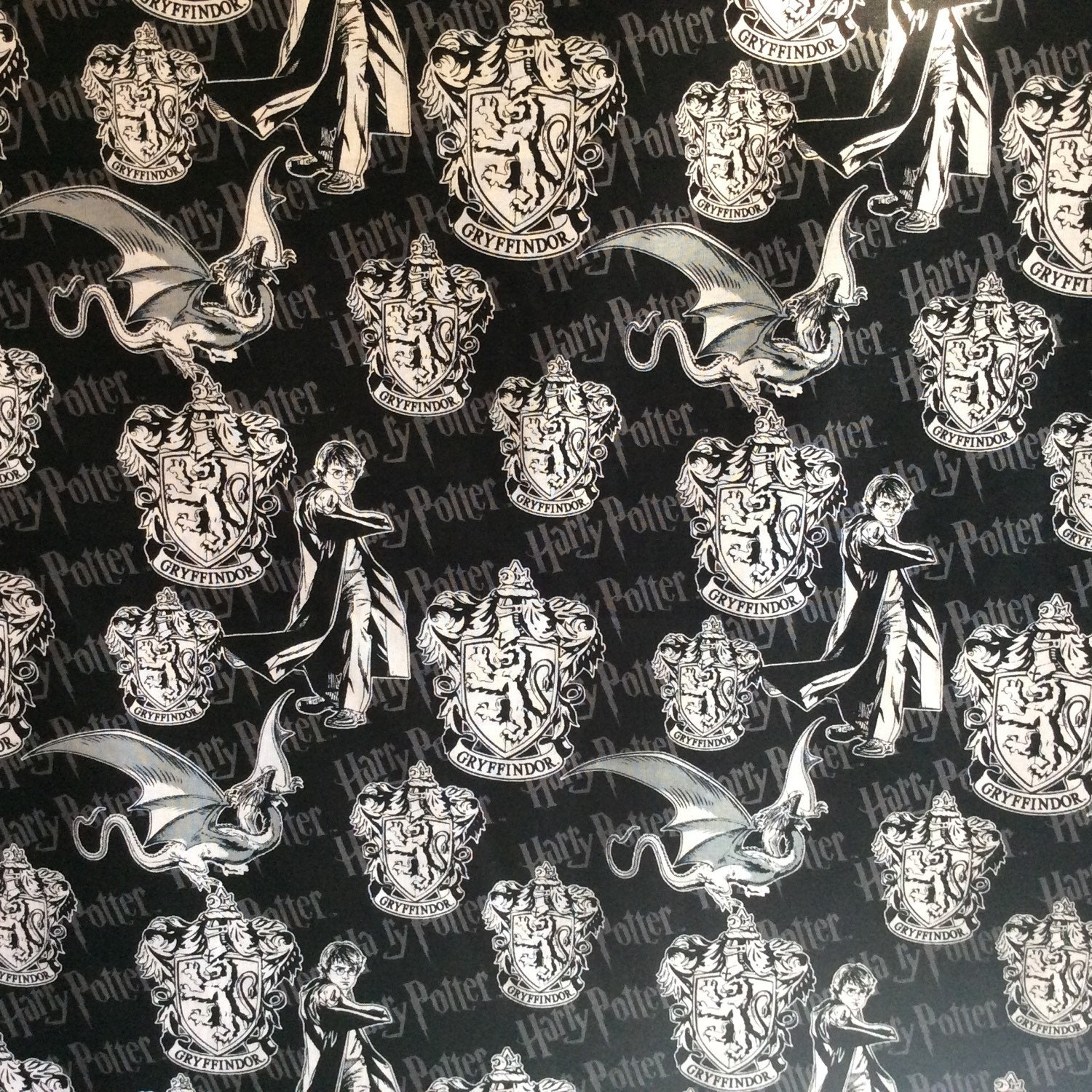 Harry Potter Fabric / By the Yard / Harry Potter & Gryffindor
