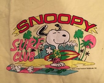 Snoopy surfing | Etsy