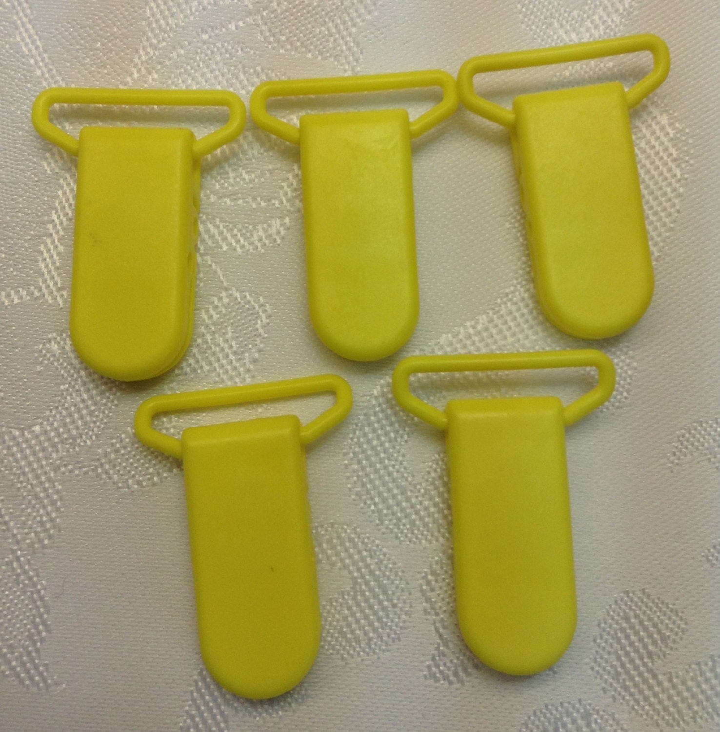 KAM Plastic Clips Yellow Pacifier Clip 25mm Soother MAM