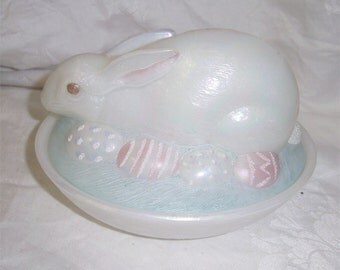 Fenton glass bunny | Etsy