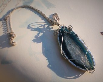 Items similar to Hand Drilled Forest Green Agate Slice Necklace on Etsy