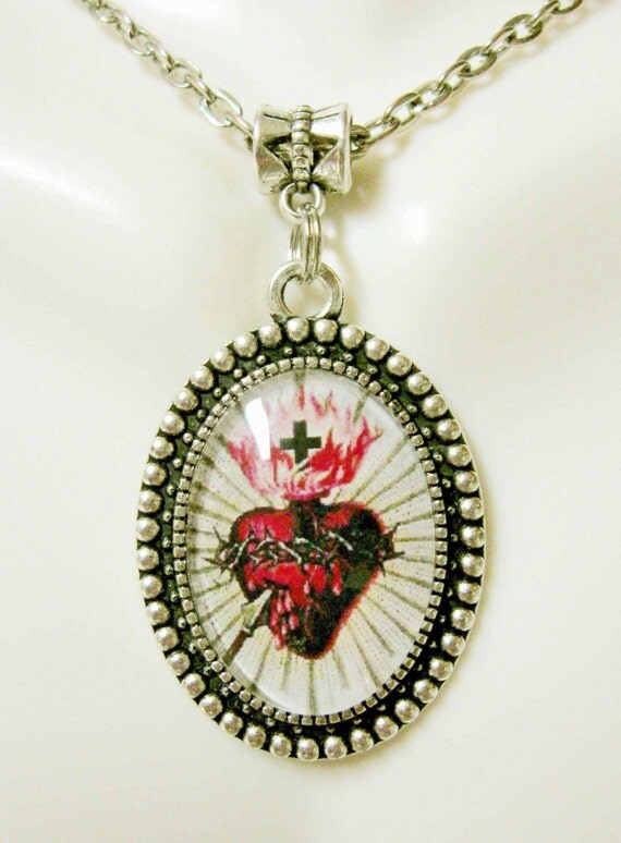 Sacred heart of Christ pendant and chain AP05-225