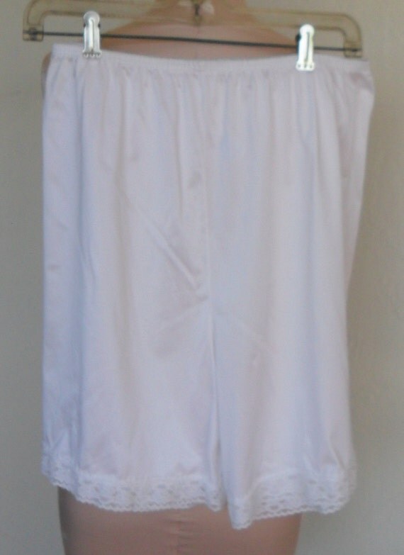 Vintage Tap Pants Pettipants Panties White Size Large Vanity