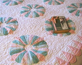 Vintage fan quilt | Etsy