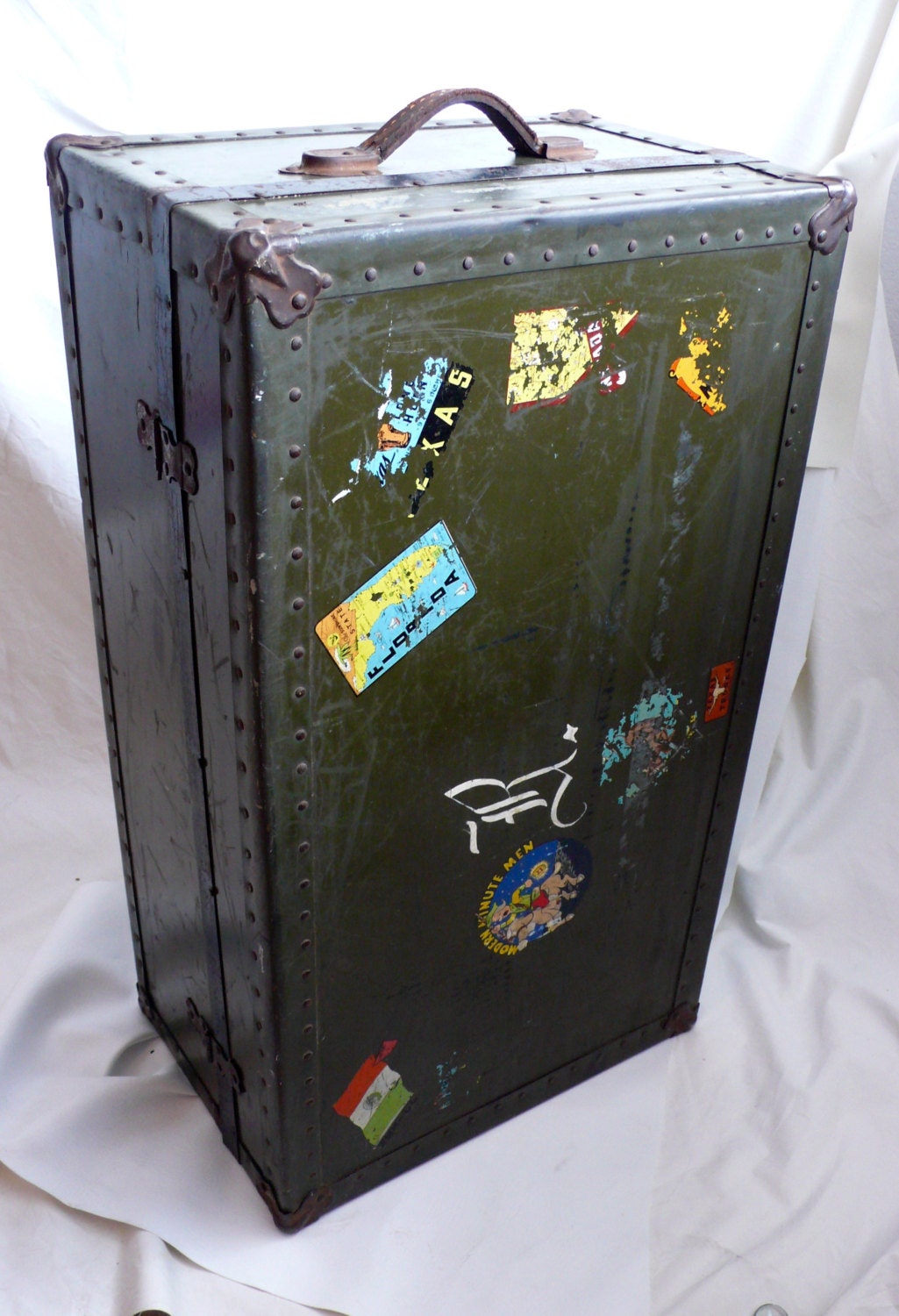 Vintage Olive Green Metal Trunk Military Footlocker Metal Chest Olive ...