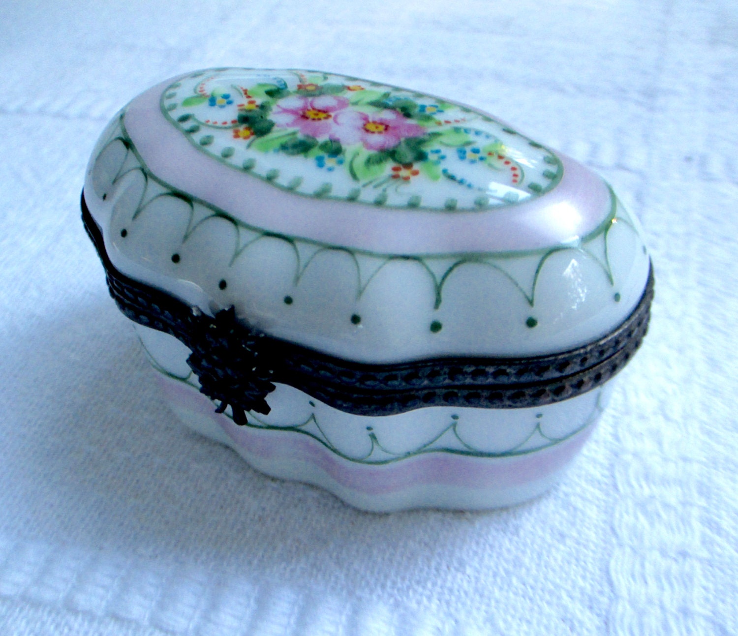 Vintage LIMOGES TRINKET BOX Limoges France Hand Painted Porcelain ...