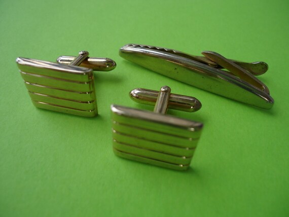 Swank Gold Cufflinks and Hickok Tie Clip by Catsandclover on Etsy