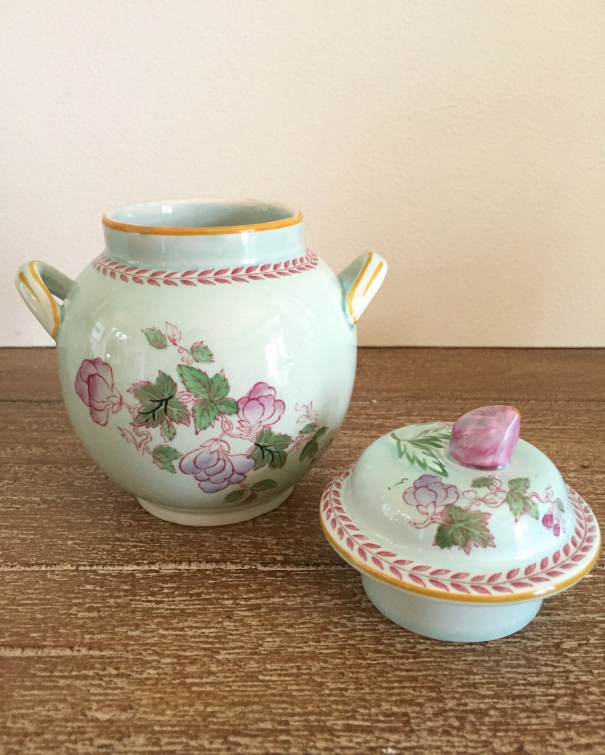 Adams Calyx Ware Chelsea Sprays Pattern Sugar Bowl with Lid