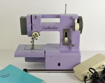 Vintage 1939 Singer FEATHERWEIGHT 221 Sewing by ScarlettsVault