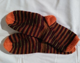 Bas chaussettes 6-7-8 en laine auto rayante teinte à la main