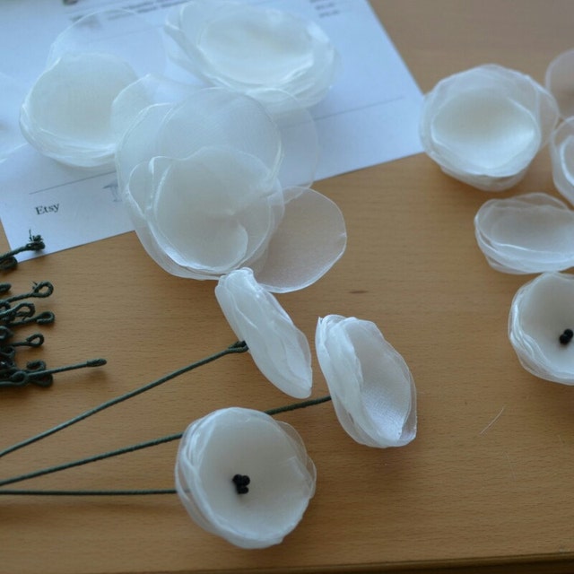 Handmade fabric flowers trendy unique and affordable by JujaCrafts