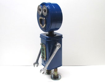 Found Objects Robot Sculpture / Assemblage by ROBOTSHOPandMORE