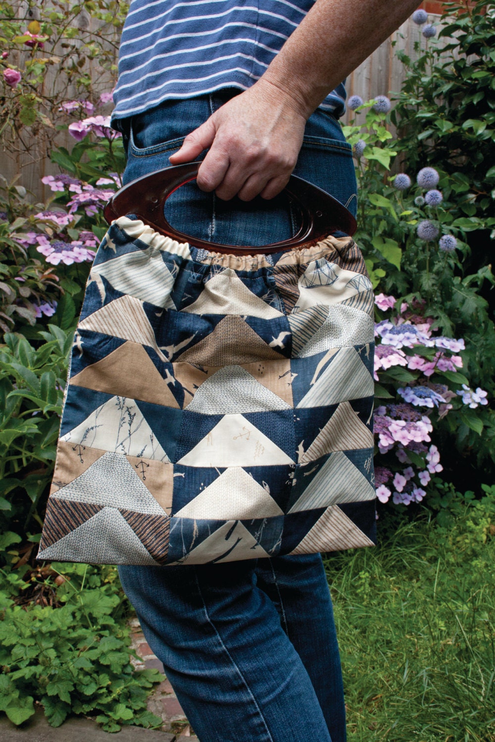 Project Bag Sewing Pattern A charming pattern for a stylish