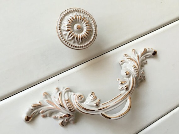 2.5 Shabby Chic Dresser Knobs Pulls Drawer Pull by ARoseRambling