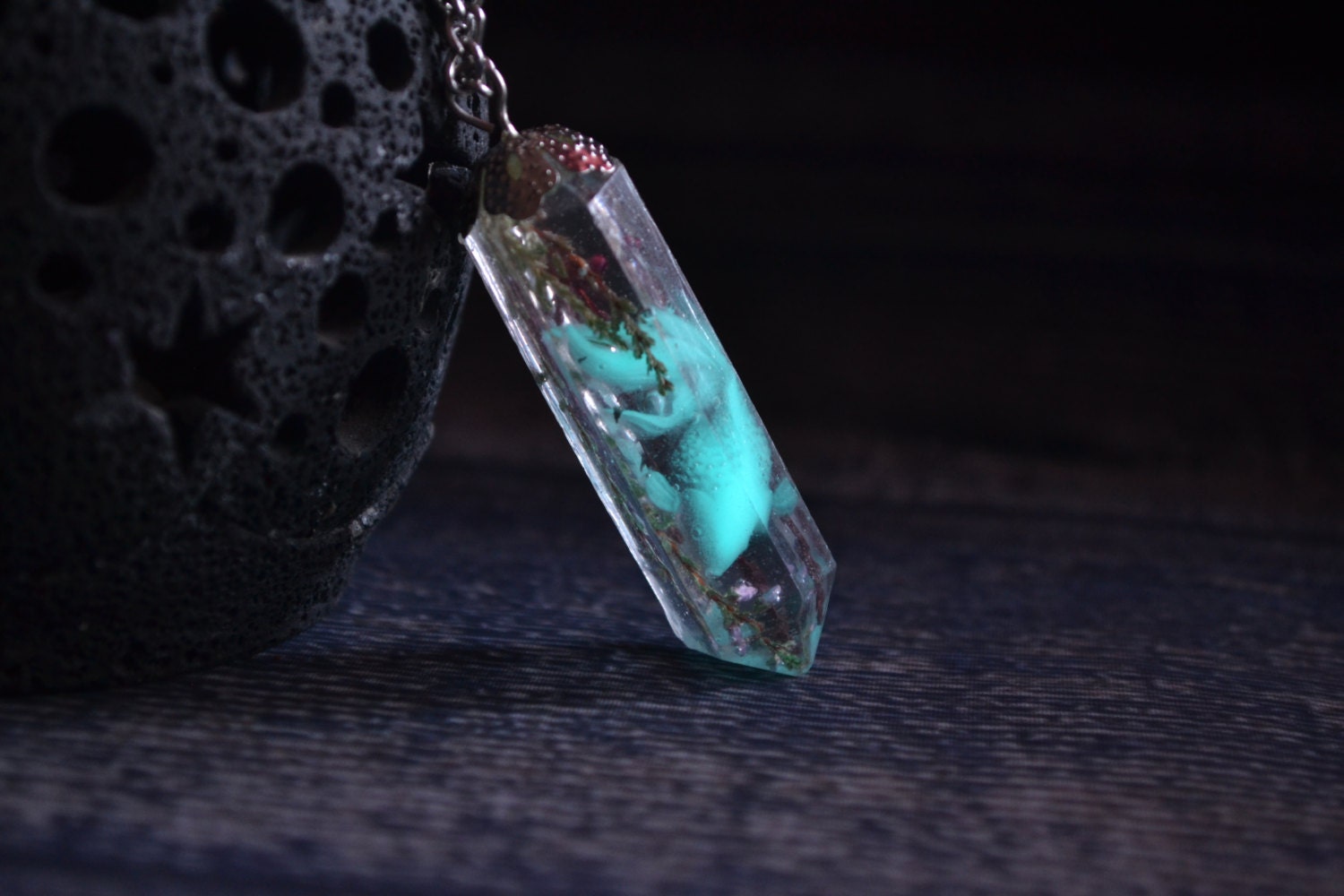 Glow in the dark necklace / Glowing Necklace / Crystal Point