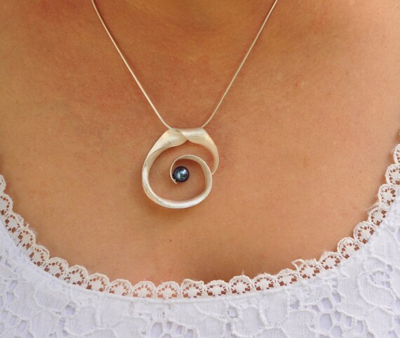 Hand forged silver pendant with black freshwater pearl