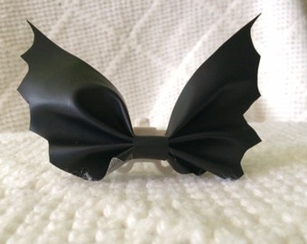 Bat bow | Etsy