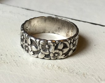 Repousse ring | Etsy