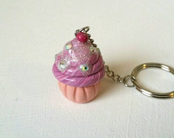 Items similar to My Lil' Cupcake Amigurumi Keyring Keychain PDF Pattern ...