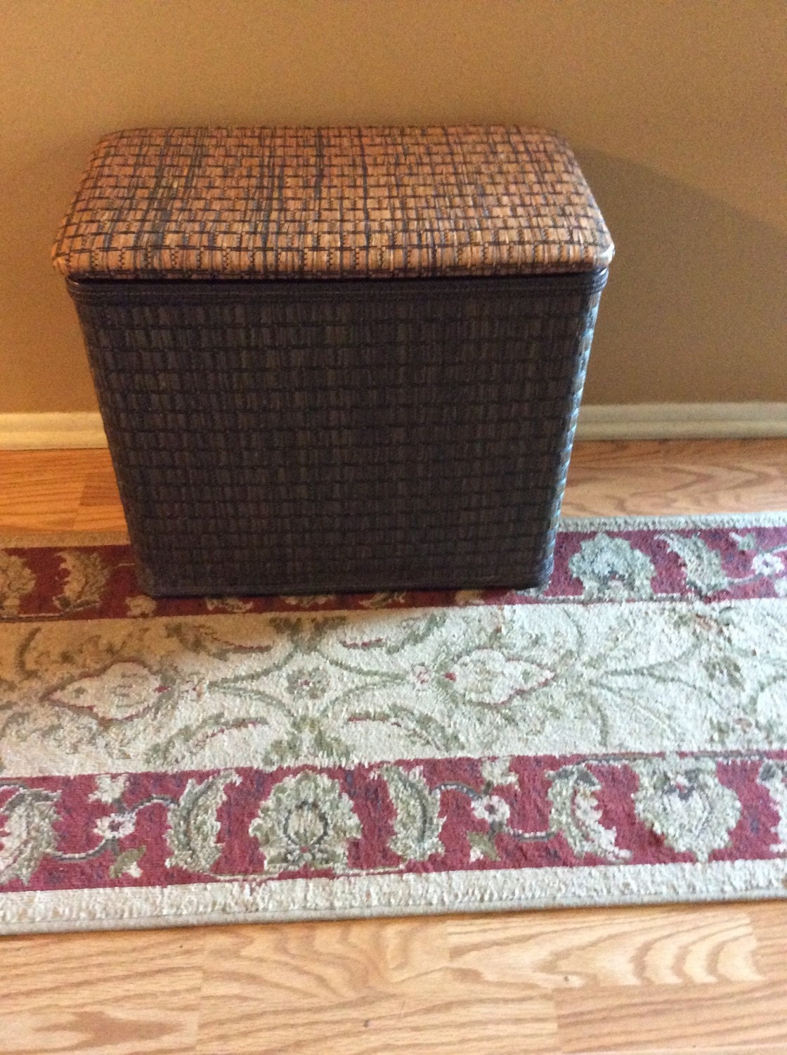 Vintage wicker hamper/ retro hamper/ beach house hamper/ two tone ...