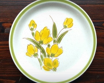 Daffodil plate | Etsy