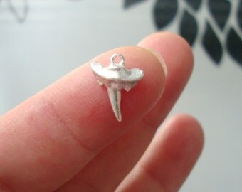 Shark tooth pendant | Etsy