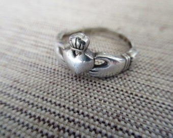 claddagh coloring valentines day card love gift engagement