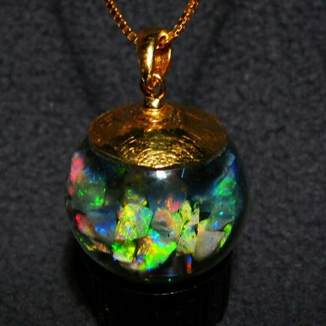 Beautiful Australian Opals & Floating opal jewellery by PlanetOpal