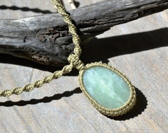 Rose quartz Macrame Pendant / Pink Stone Necklace by Macramedamare